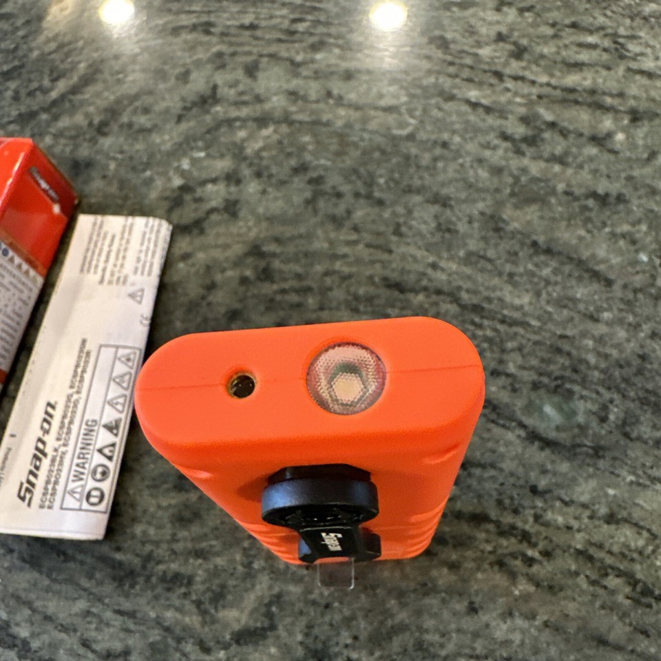 Snap On ecspb023o Pocket Flood Light flashlight & laser Pointer | eBay