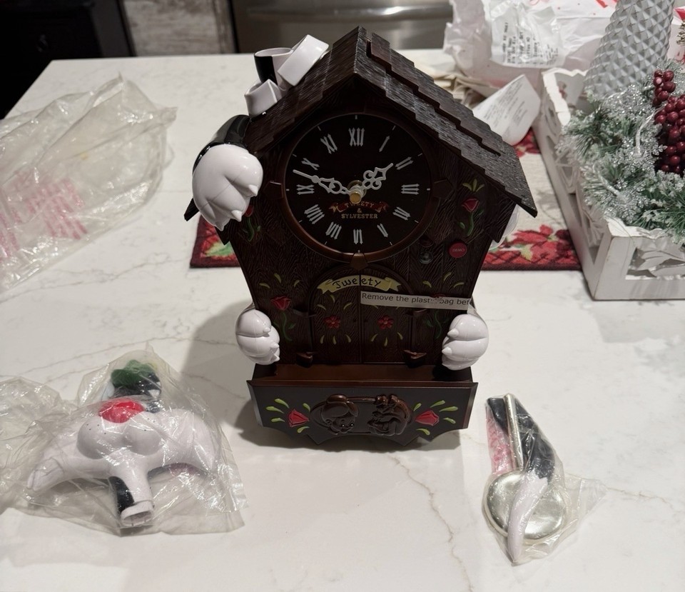 Looney Tunes Sylvester & Tweety Bird Talking,animated Cuckoo Clock By ...
