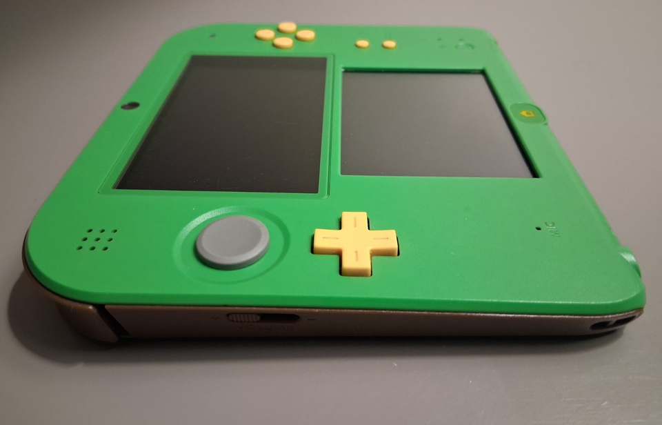 Nintendo 2DS Legend of Zelda Ocarina of Time 3D Green Console W ...