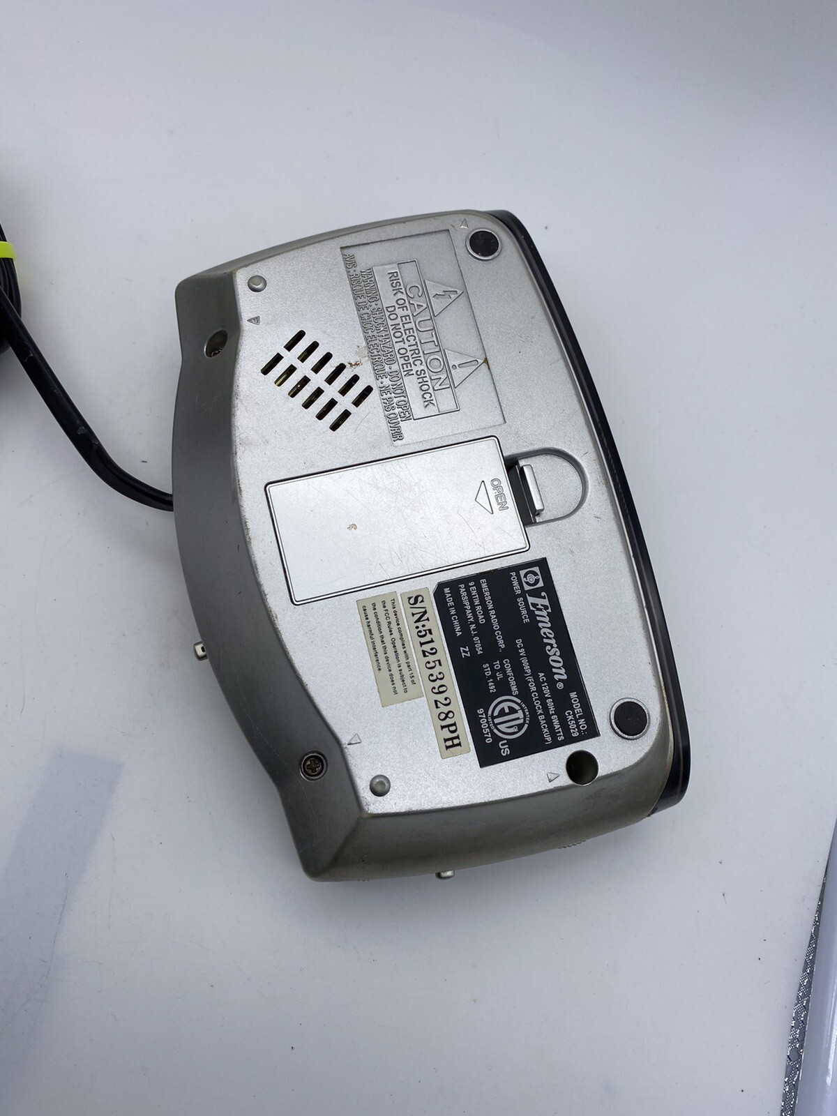 Alarm Am/fm Clock Radio With Battery Back-up Emerson CK5029 for sale ...