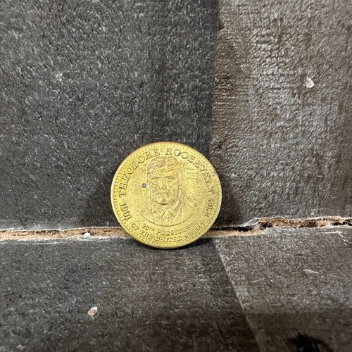 COIN PRESIDENTIAL COLLECTOR COINS SHELL ~ Theodore Rosevelt ~ Vintage ...