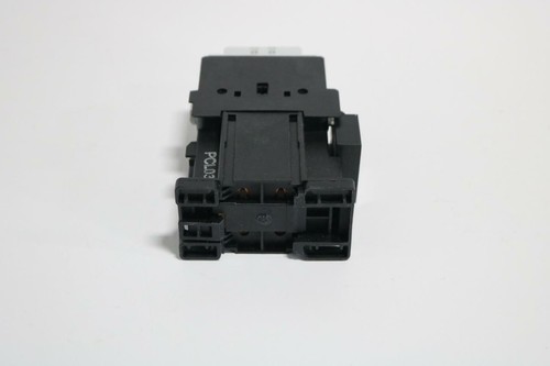 General Electric CLO2D301T Contactor with (2) BCLF10 Auxiliary Contact ...