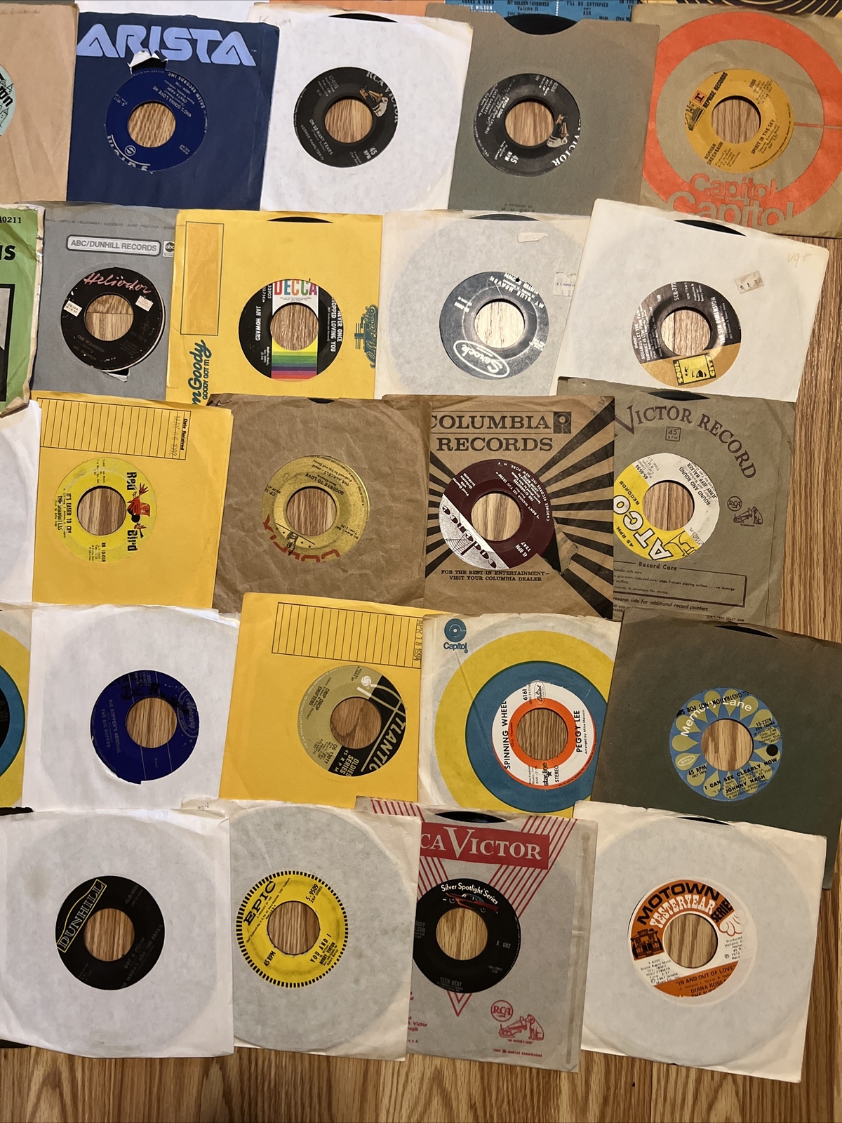 Lot Of 220 45s Records 1950s 1960s Top 40 VG To VG A Few Picture lot-of-220-45s-records-1950s-1960s-top-40-vg-to-vg-a-few-picture