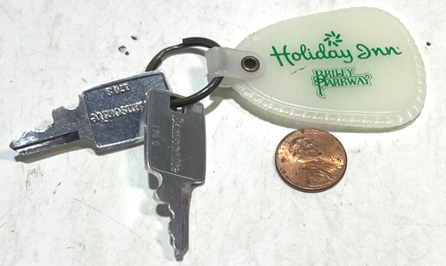 Vintage Holiday Inn Hotel Motel Key Keychain Ring Fob W/Keys | eBay