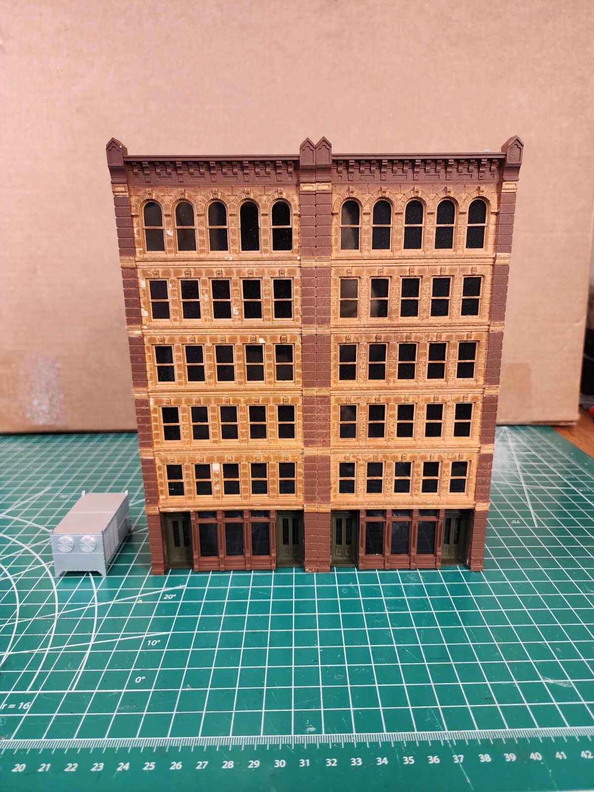 HO Scale Built and Weathered Lunde Apartment Building | eBay
