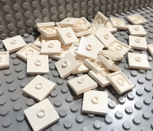 Lego 50 pieces White Modified 2x2 Plate With 1 Center Stud Bulk Jumper ...