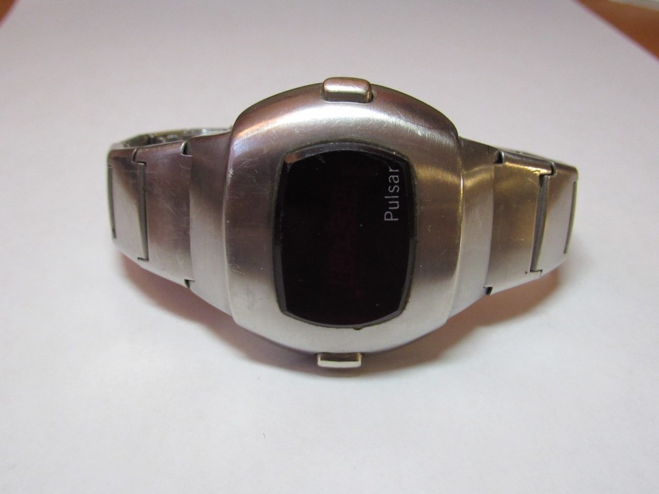COLLECTION OF 5 VINTAGE PULSAR LED WATCHES P2 P3 3 WORKING w/BOOKLETS ...