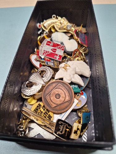 BIG LOT OF OVER 50 PINS OVER 9 OZ See Pictures | eBay