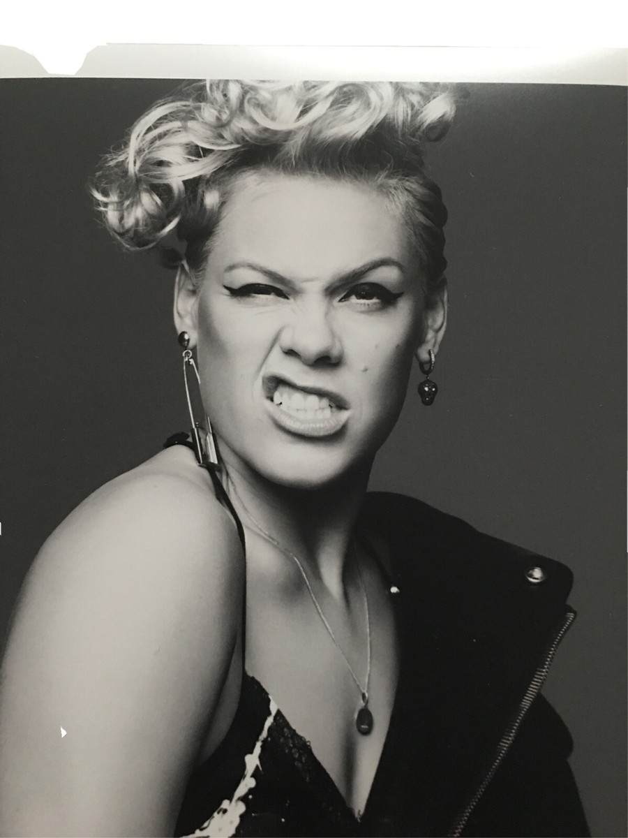 Alecia Moore 99 100+ Let's Groove With Pink!.! Ideas | Pink Singer,