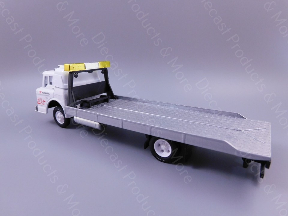 M2 MACHINES LOOSE Coca-Cola 1957 Mack Model N Flatbed Hauler 1:64 Scale ...