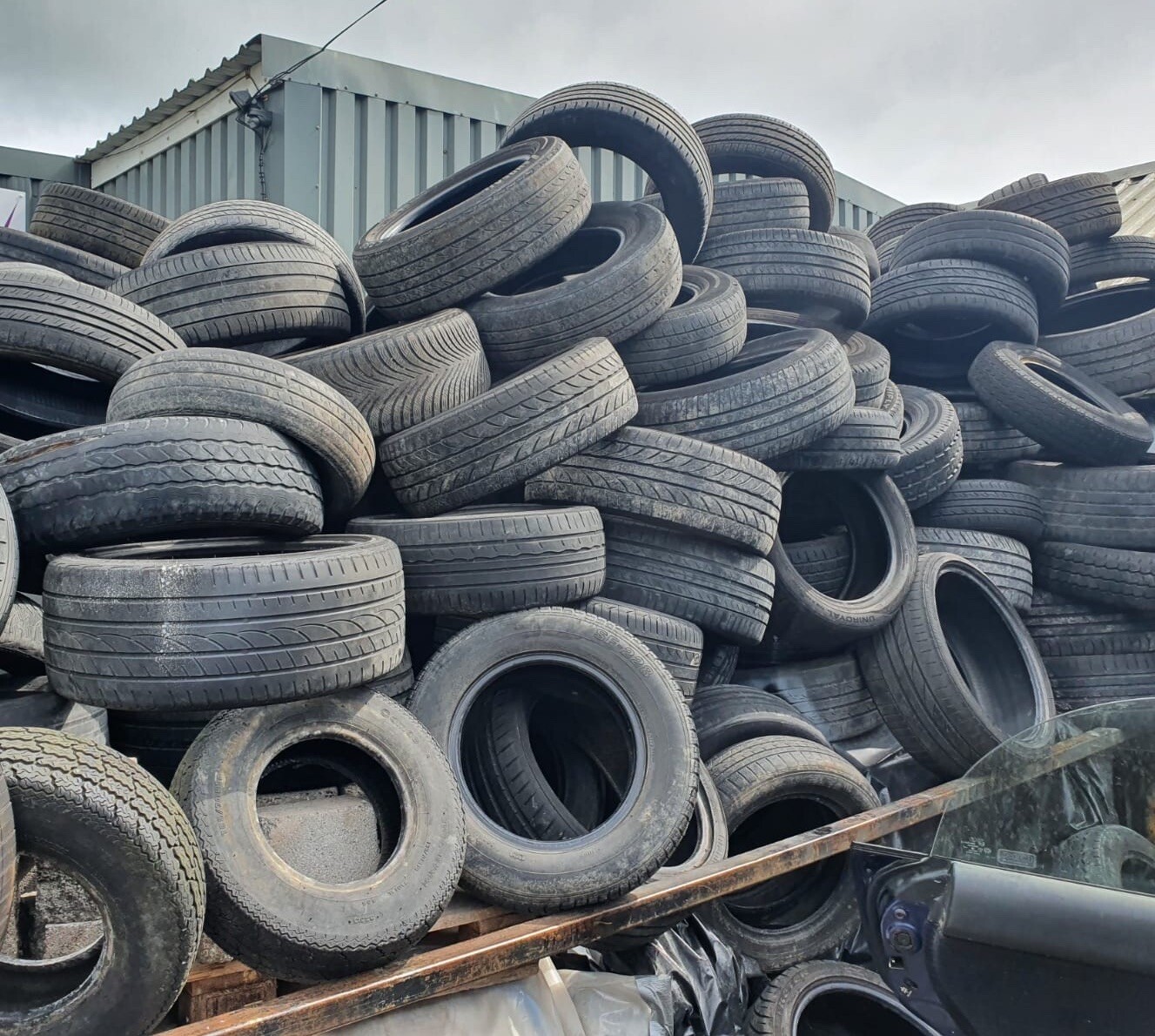 FREE SCRAP TYRES! COLLECTION ONLY Used Scrap Wornout Recycle Upcycling ...