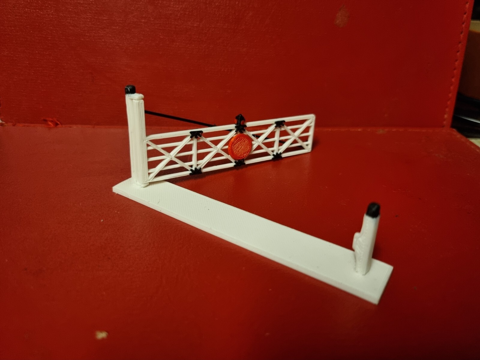 00 GAUGE LEVEL CROSSING GATES 3D PRINTED IN BLACK AND WHITE HAND ...