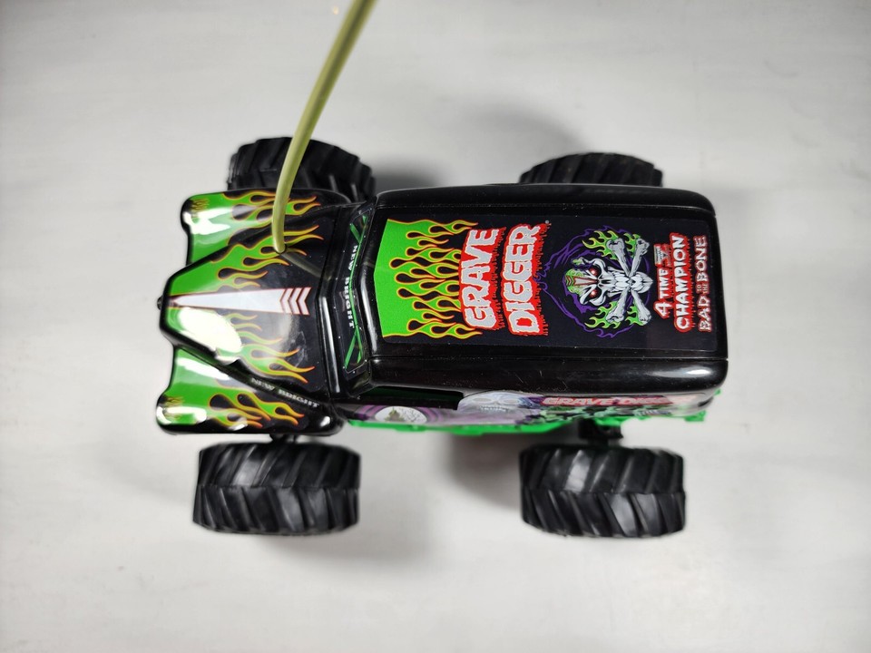 New Bright Monster Jam Grave Digger Truck 1:15 RC 9.6V No remote | eBay