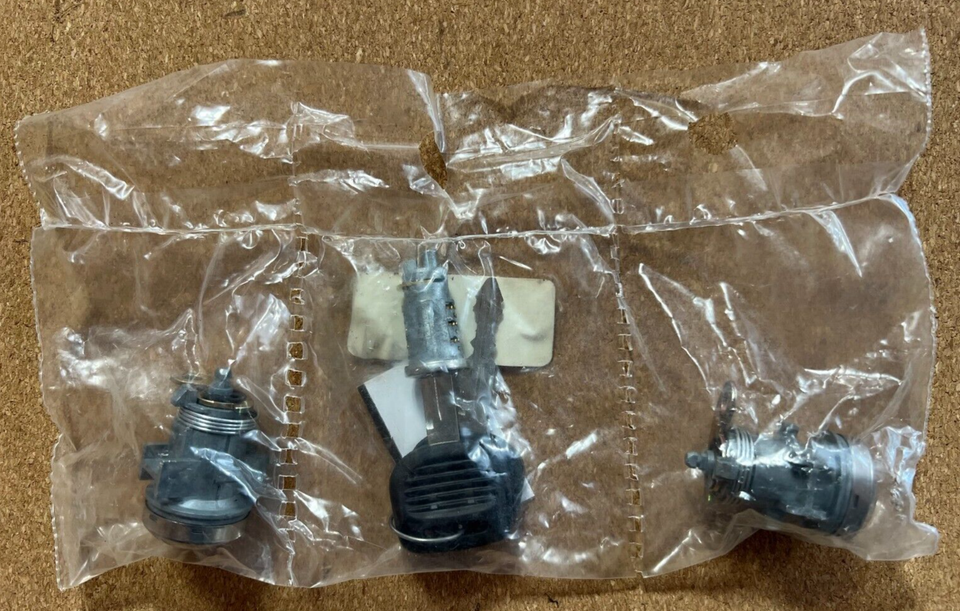 Freightliner Door & Ignition Lock Set A22-63159-030 | A2263159030 | UPC ...