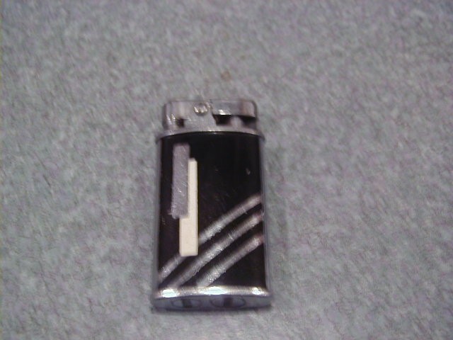 VERY OLD LITTLE RONSON CHROME PLATED ENAMEL RONSON LIGHTER LIGHTS UP AS ...