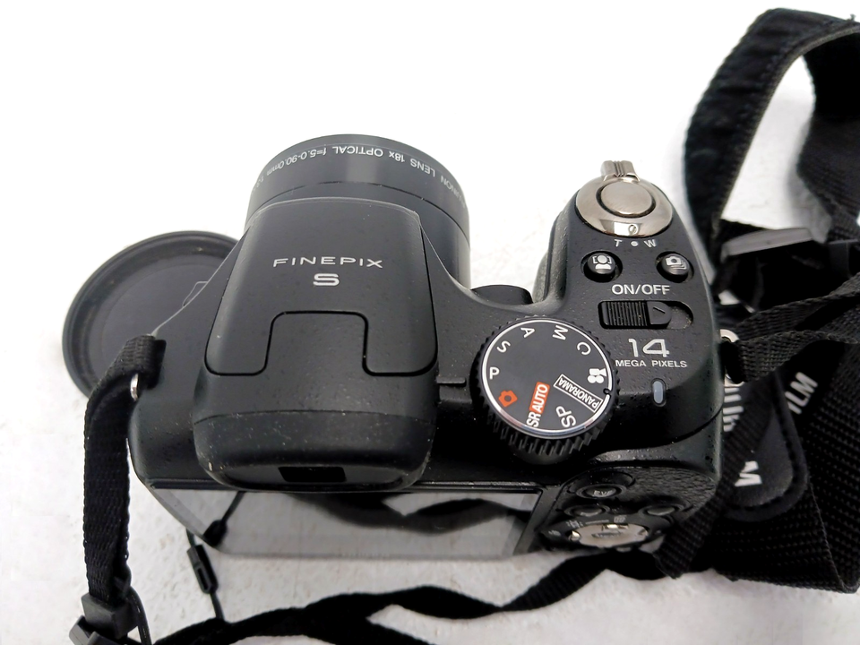 Fujifilm FinePix S2940WM 14MP Digital Camera 18x Optical Zoom with Bag ...