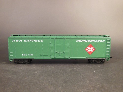 HO SCALE REA EXPRESS REX 7592 PLUG DOOR 50' BOX CAR | eBay