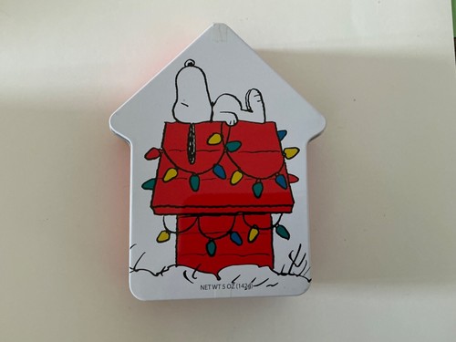 NEW Peanuts Snoopy Christmas Lights House Collectible Tin Filled w ...