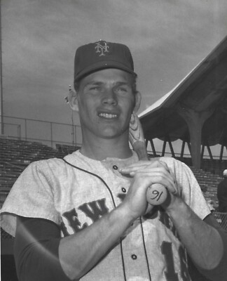 1970 Mike Jorgensen METS UNSIGNED 7-3/4 x 9-5/8 ORIGINAL SNAPSHOT PHOTO ...