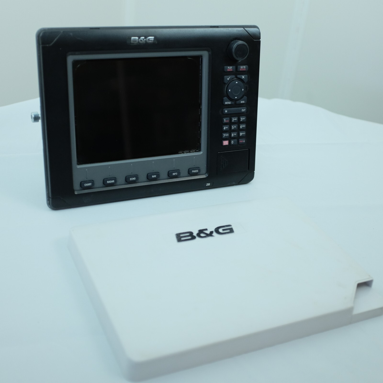 B&G Zeus Z8 EMEA Sailing Navigation / Chartplotter GPS System ...