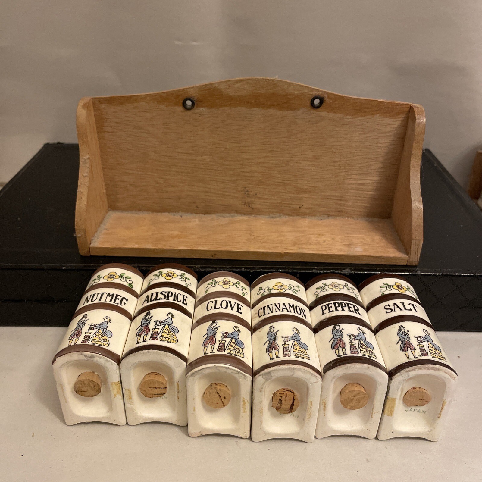 Spice Rack and Spice Containers Colonial Couple | eBay