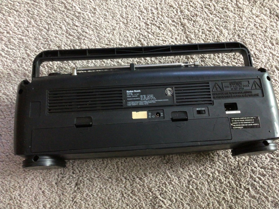 Vintage 1990’s RadioShack SCR-60 AM/FM Radio Cassette Player W/AC Cord ...