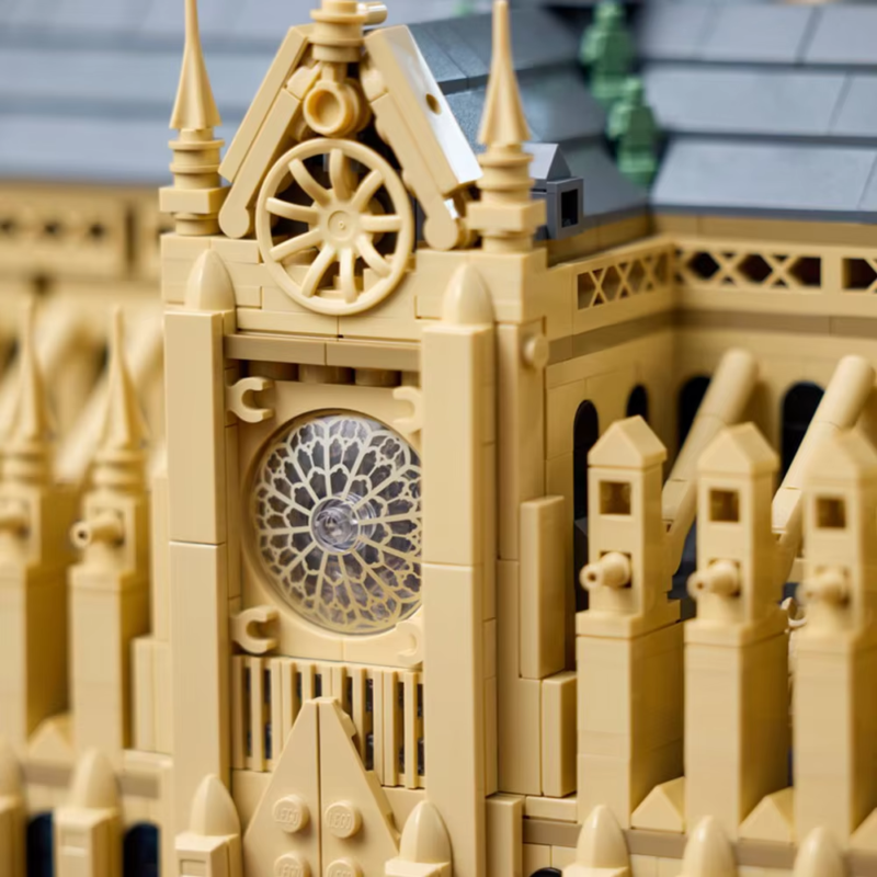 Notre Dame Cathedral Architecture 21061 Model Building Blocks Toy ...