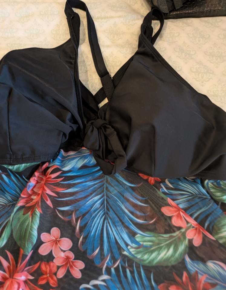 Ladies tankini, black and floral, short bottoms, floaty top size 3XL ...