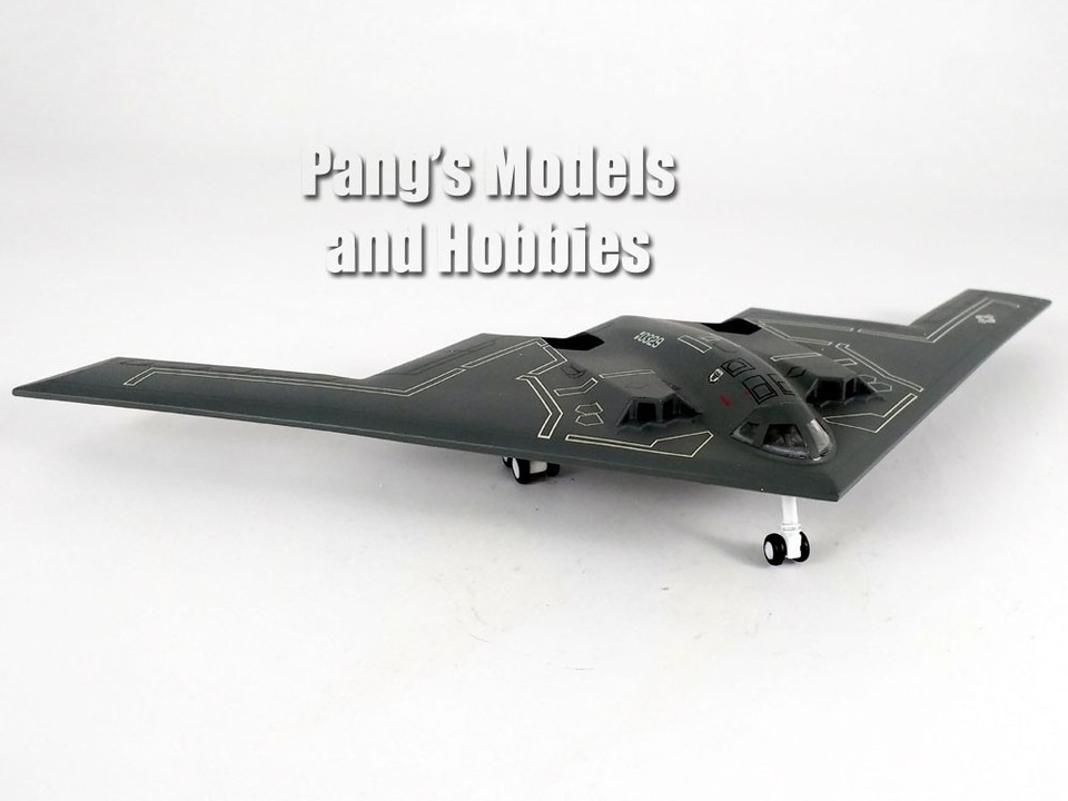 Northrop Grumman B-2 Spirit Stealth Bomber 1/200 Scale Diecast Model by ...