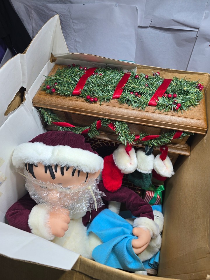 Santa's Best Animated Fireplace Linus Snoopy Woodstock Plush Christmas ...