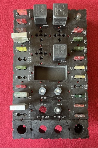 Peterbilt 379 fuse circuit breakers box assembly relays 330 357 375 377 ...
