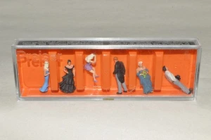 HO scale people figures set Preiser 10331 formal wedding guests | eBay