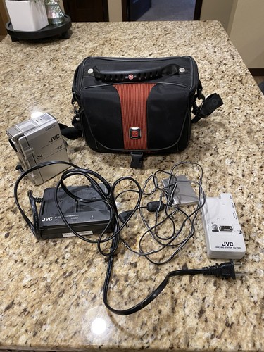 JVC Cybercam minidv camcorder GR-DVM70 w/ AC Battery Eliminator AA-V50 ...