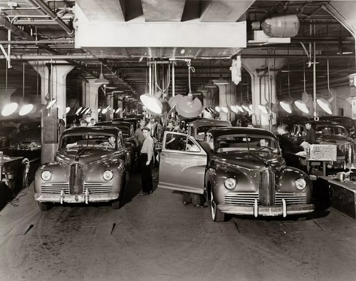 1941 PACKARD Factory ASSEMBLY LINE Retro Car Manufacturing Picture ...