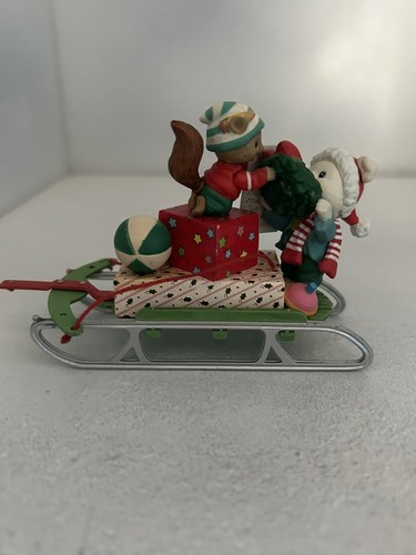 VINTAGE "SANTAS HELPERS" SLEIGH CHRISTMAS ORNAMENT 1992 M. GILMORE ...