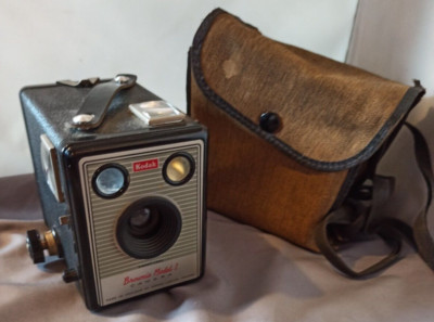 Vintage Box Brownie Camera for sale | eBay