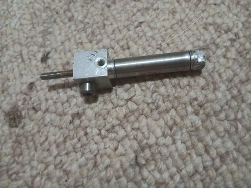 Chuck E Cheese Cyberamic Animatronic Eyelid Pneumatic Cylinder Acuator ...