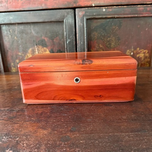 Vintage Lane Cedar Box w/ Key | Small Keepsake Chest | Mini Hope Chest ...