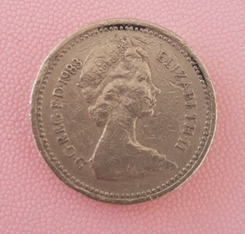 Rare 1983 Old Circulated Round £1 Coins One Pound Coin - Upside Down ...