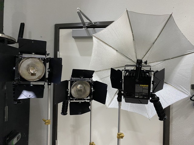 Lowel Tota 3 Light Kit | Shelly Lighting