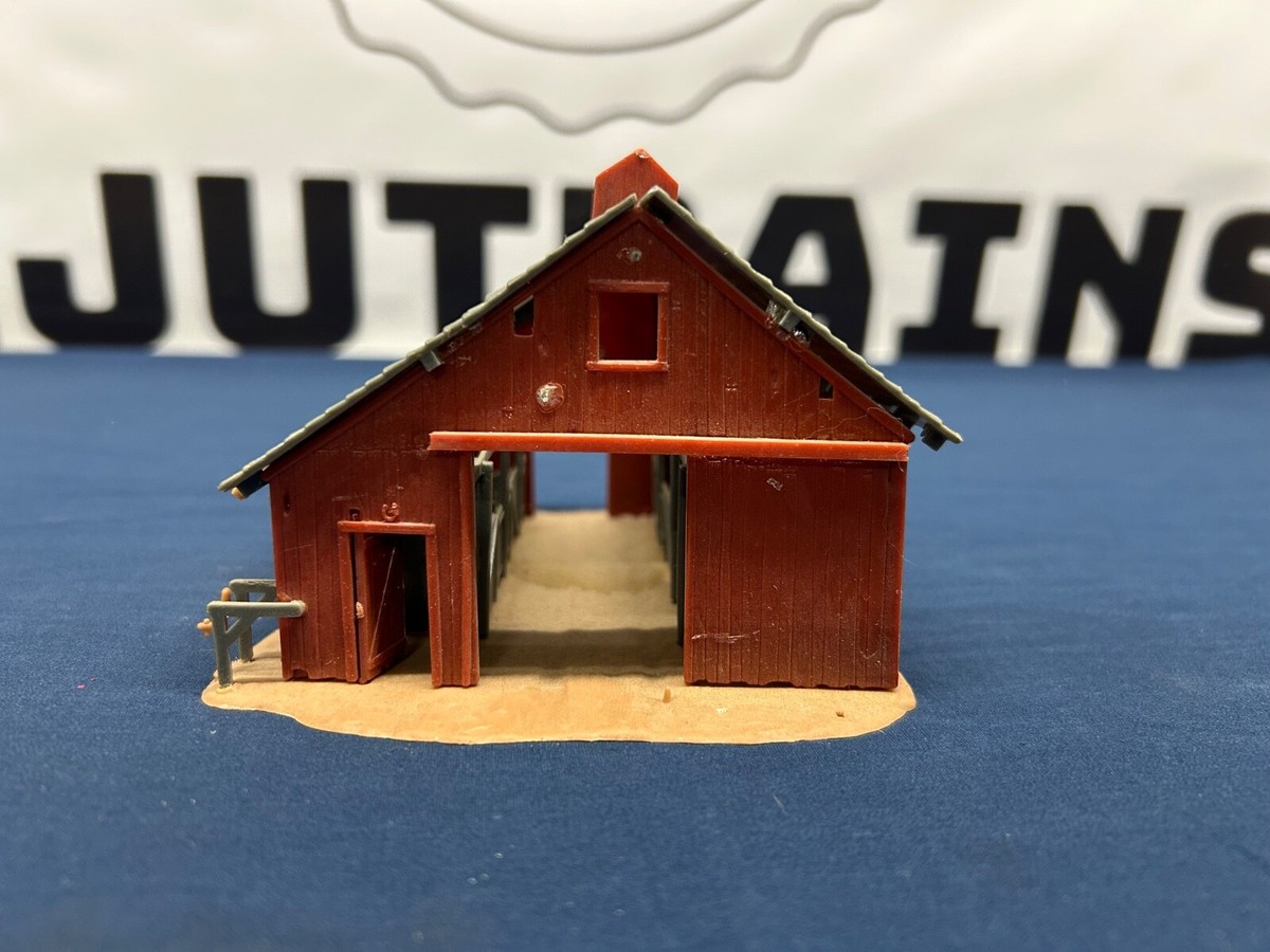 Revell Models Ho Scale Barn Vintage 1950's Revell HO Kit #T 9015 4