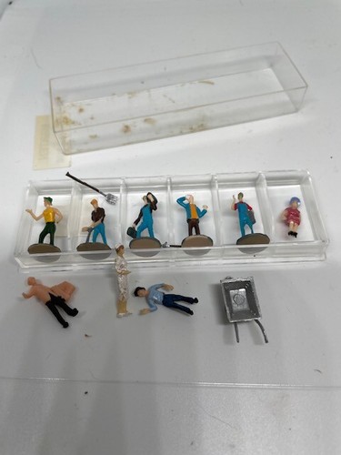 9 WORKING PEOPLE HO SCALE 1 PICK 1 WHEELBARROW 1 RAKE | eBay