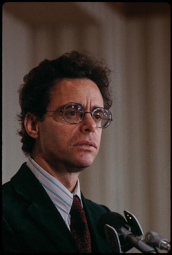 Photo:Dan Burt, lawyer for General Westmoreland in libel trial against ...