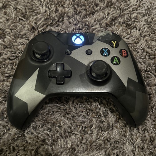 XBOX ONE Covert Forces Black & Grey Camo Wireless Controller Model 1697 ...