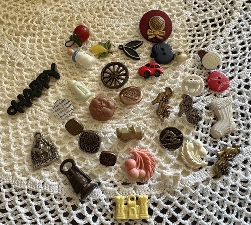 Large GROUP of VINTAGE REALISTIC BUTTONS & CHARMS - SEWING - L-132 | eBay