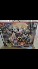 Transformers Generations: Original Metroplex (SDCC)