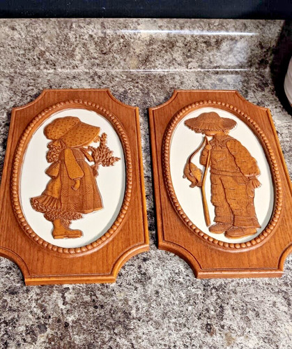 VINTAGE HOLLY HOBBIE (1972) AND ROBBIE HOBBIE (1976) PLASTIC WALL ...