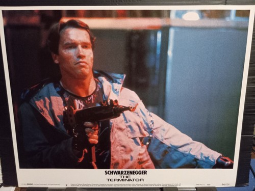 Lobby Card 1984 TERMINATOR Arnold Schwarzenegger shooting sub machine ...
