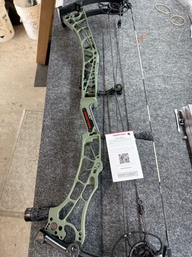 Darton Tritech 33 Right Hand 70 lbs OD Green Riser w/Black Limbs | eBay