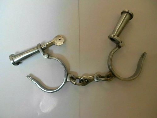 Handcuffs Vintage Style police Shackles-Props Iron Handcuff with key ...